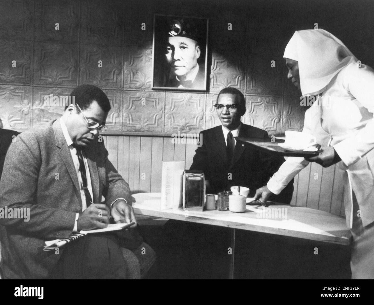 James Earl Jones (l)- as Alex Haley interviews Al Freeman, Jr.-as ...