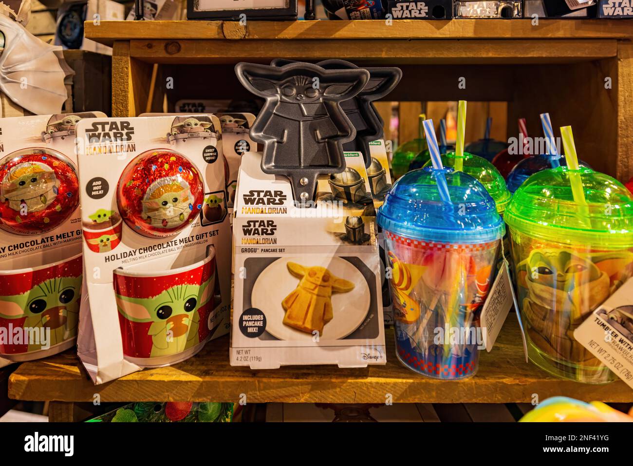 Cracker barrel old country store interior hi-res stock photography and ...