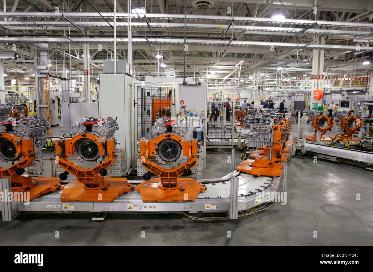 Ford's new EcoBoost engines move down the assembly line at Cleveland ...