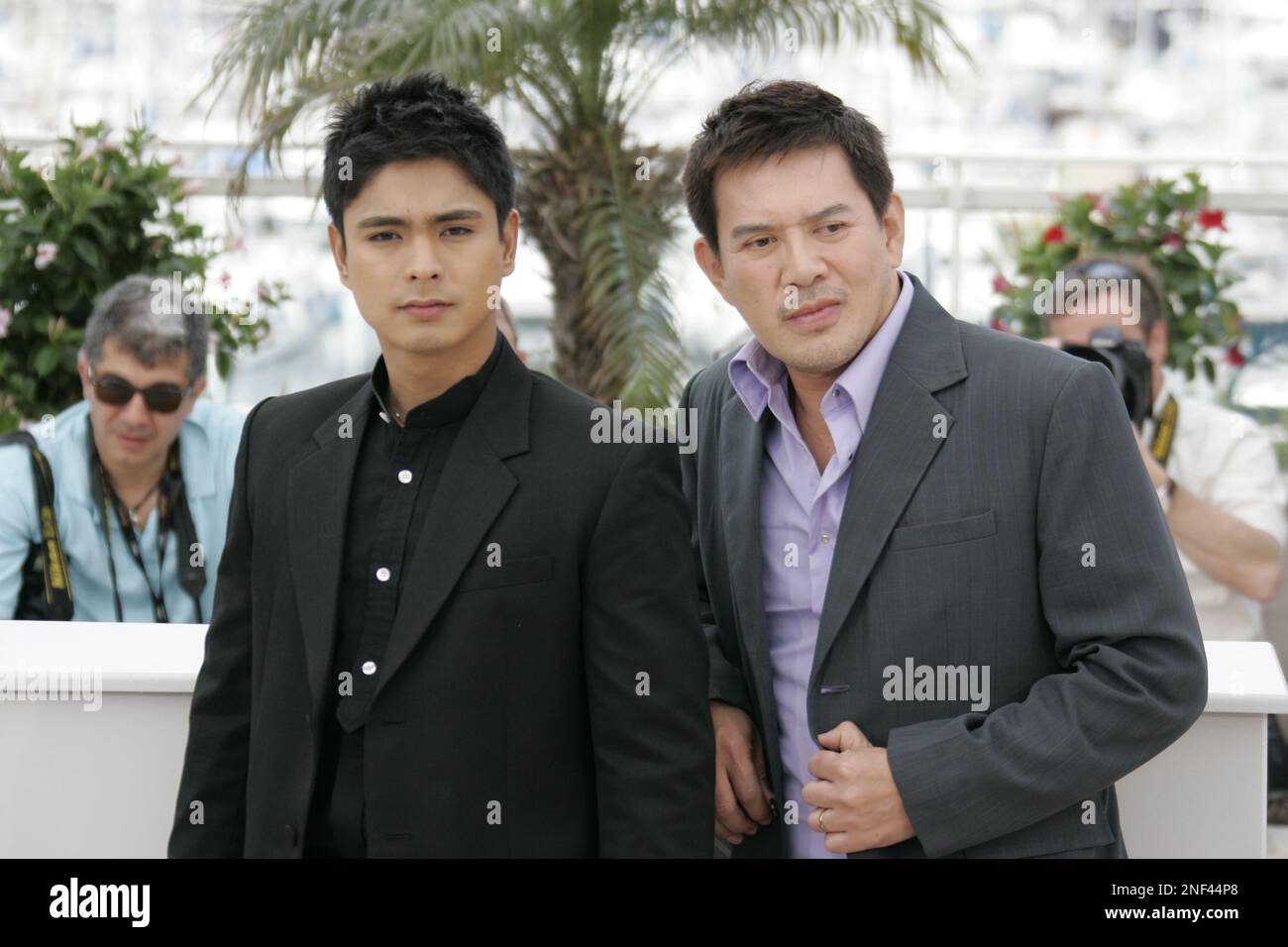 Filipino director Brillante Mendoza, right, and Filipino actor Coco ...