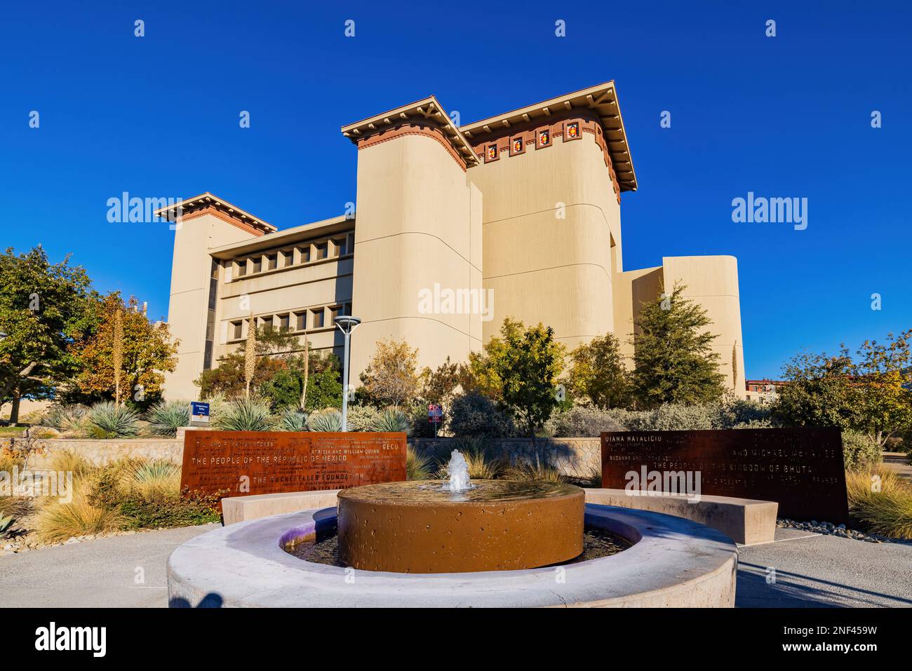 Texas, NOV 26 2022 - Sunny exterior view of the Geological Sciences of ...