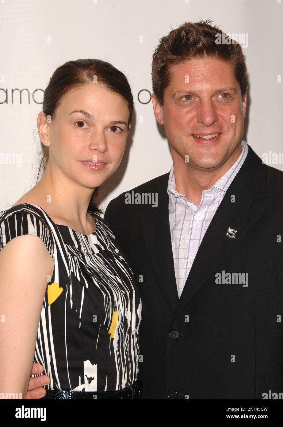 Actress Sutton Foster and actor Christopher Sieber attend the 75th ...