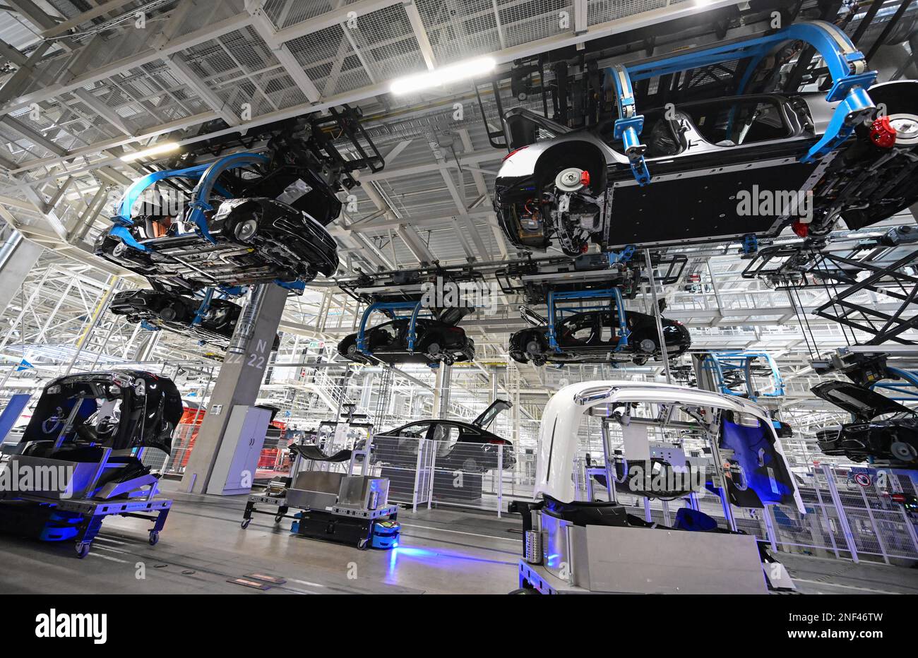 Mercedes maybach eqs hi-res stock photography and images - Alamy