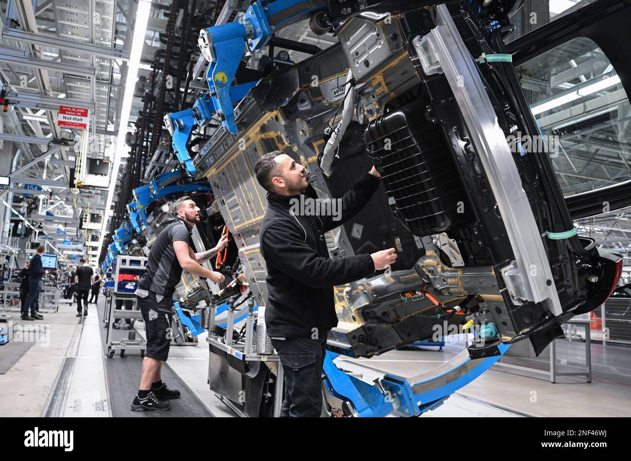 Sindelfingen, Germany. 13th Feb, 2023. Employees of the Stuttgart-based ...