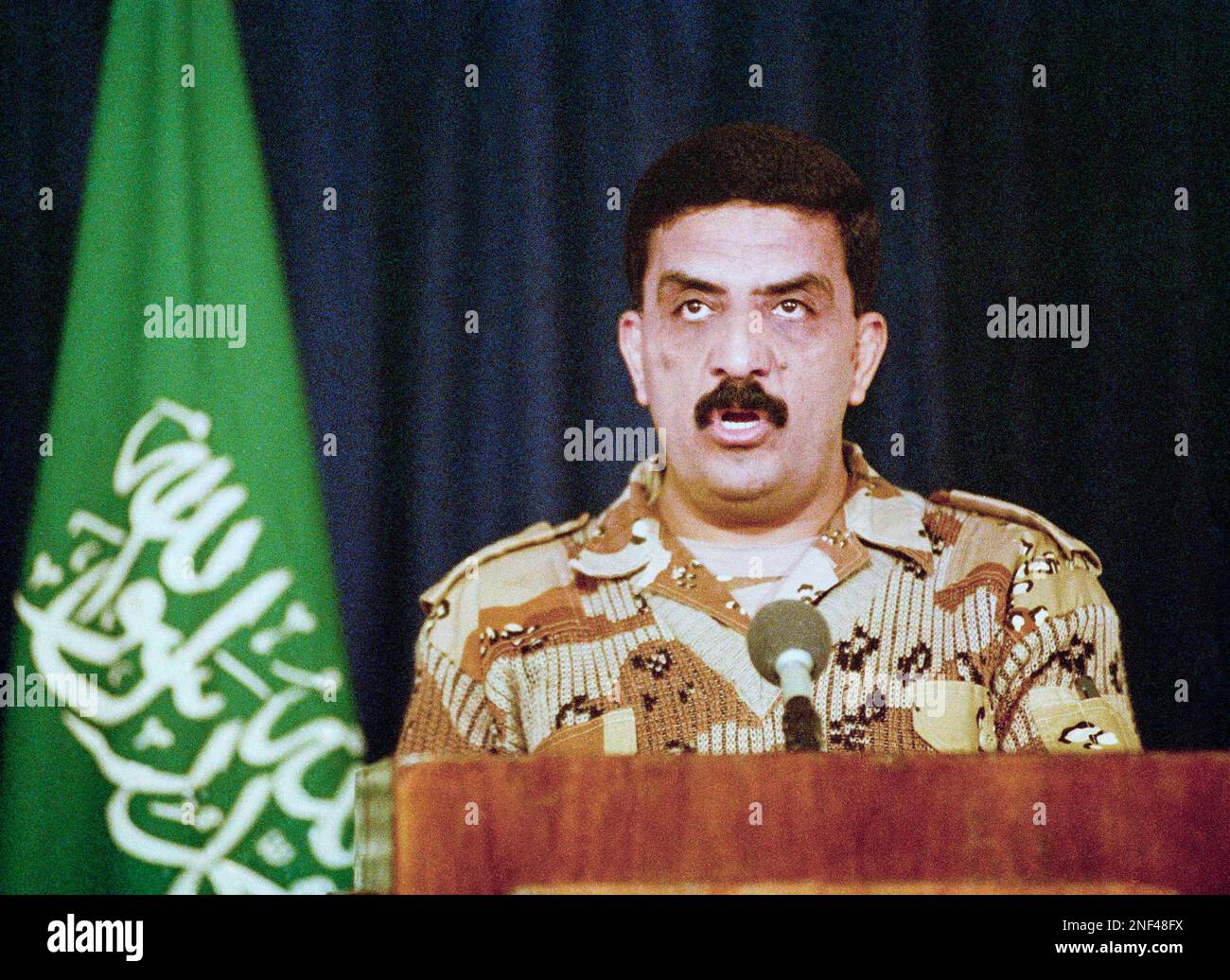 Saudi briefing with Col Ahmad Al-Robayan on Jan. 30, 1991 in Riyadh ...