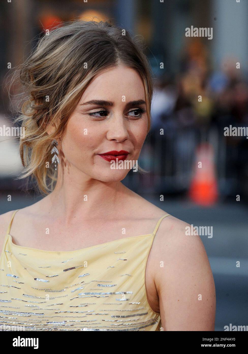 Actress Alison Lohman arrives at the world premiere of "Drag Me to Hell ...