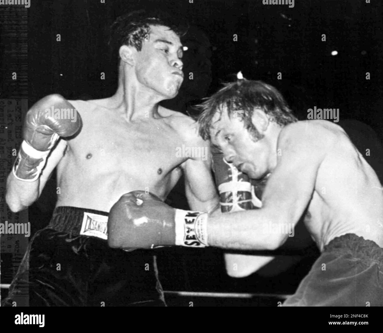 Mexico's Ruben Olivares, World bantamweight Champion, left, lands a ...