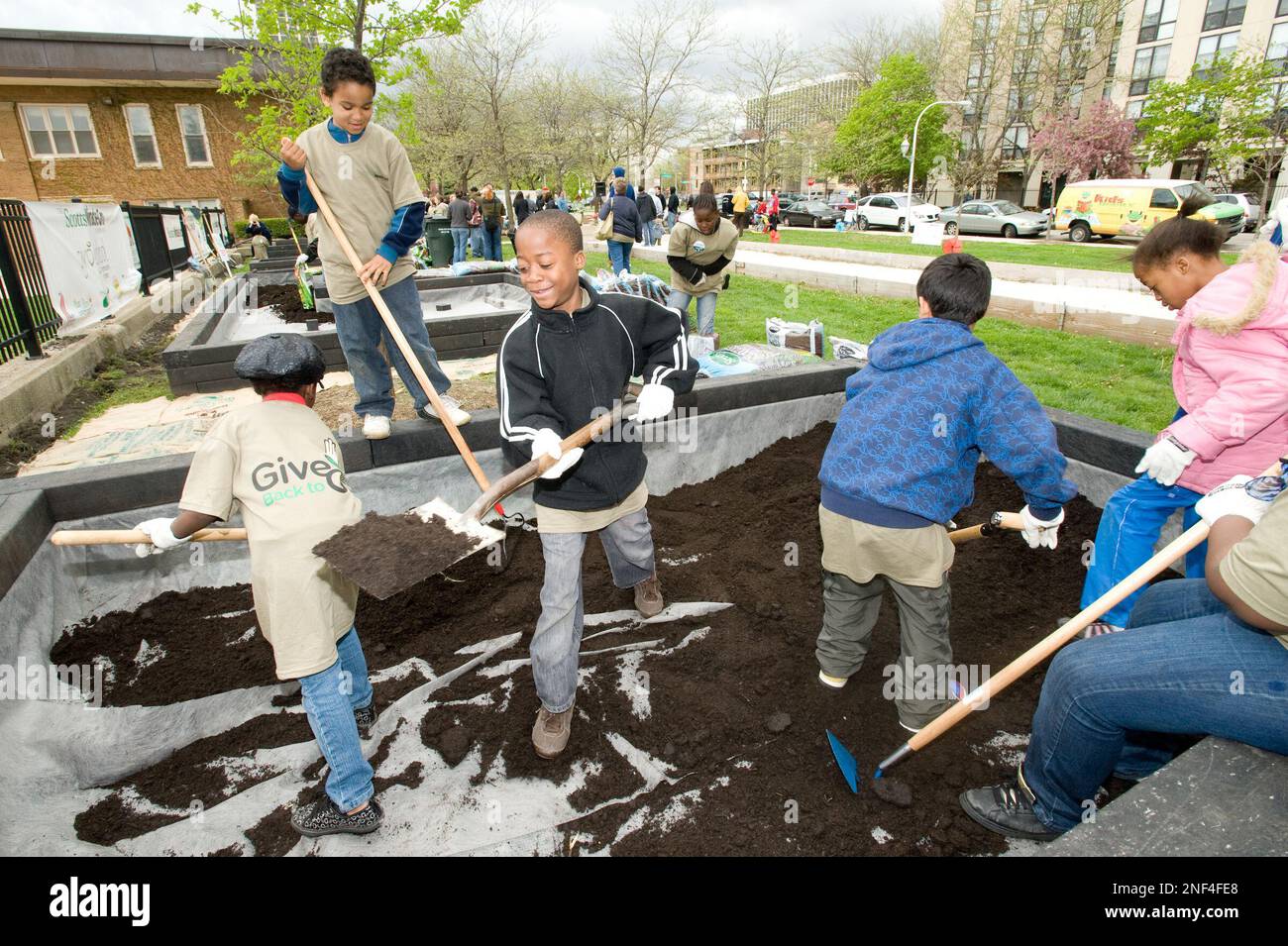 Chicago area youth and residents break ground at the new GroGood ...