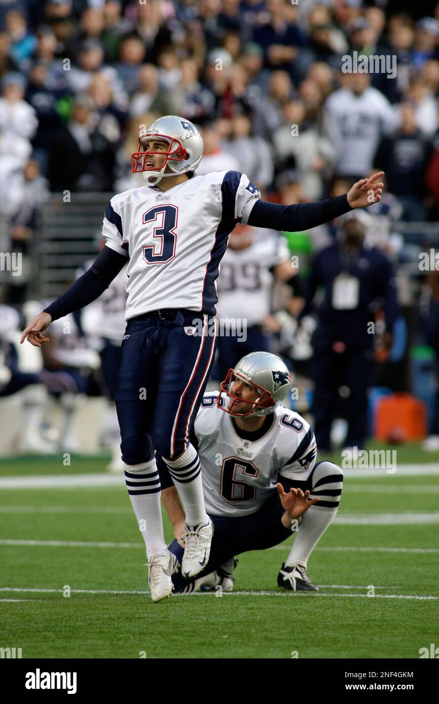 New England Patriots punter Chris Hanson (6) and kicker Stephen ...