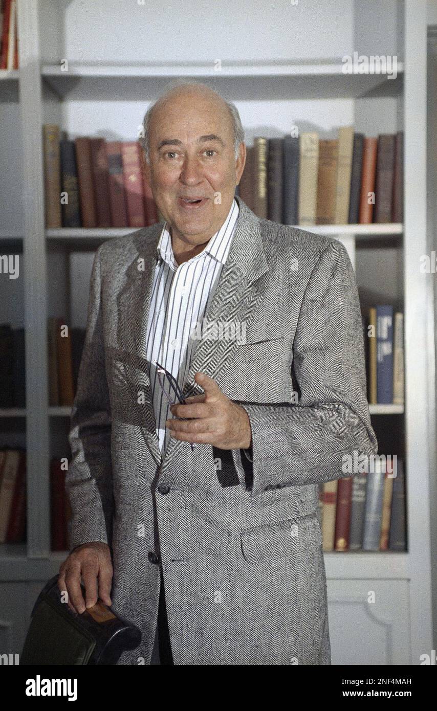 Director Carl Reiner poses in his New York apartment during an ...