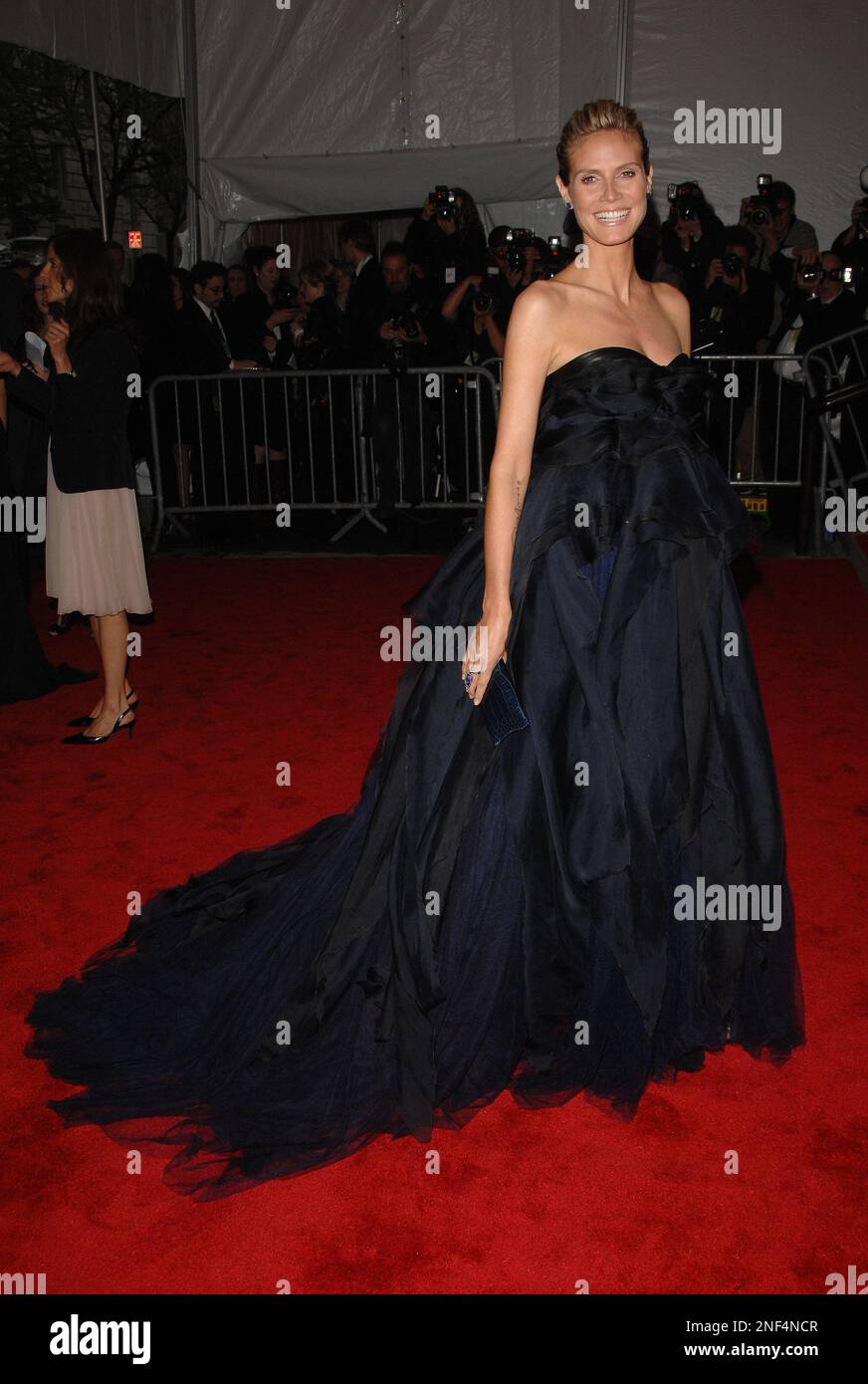 Model Heidi Klum arrives at the Metropolitan Museum of Art's Costume ...