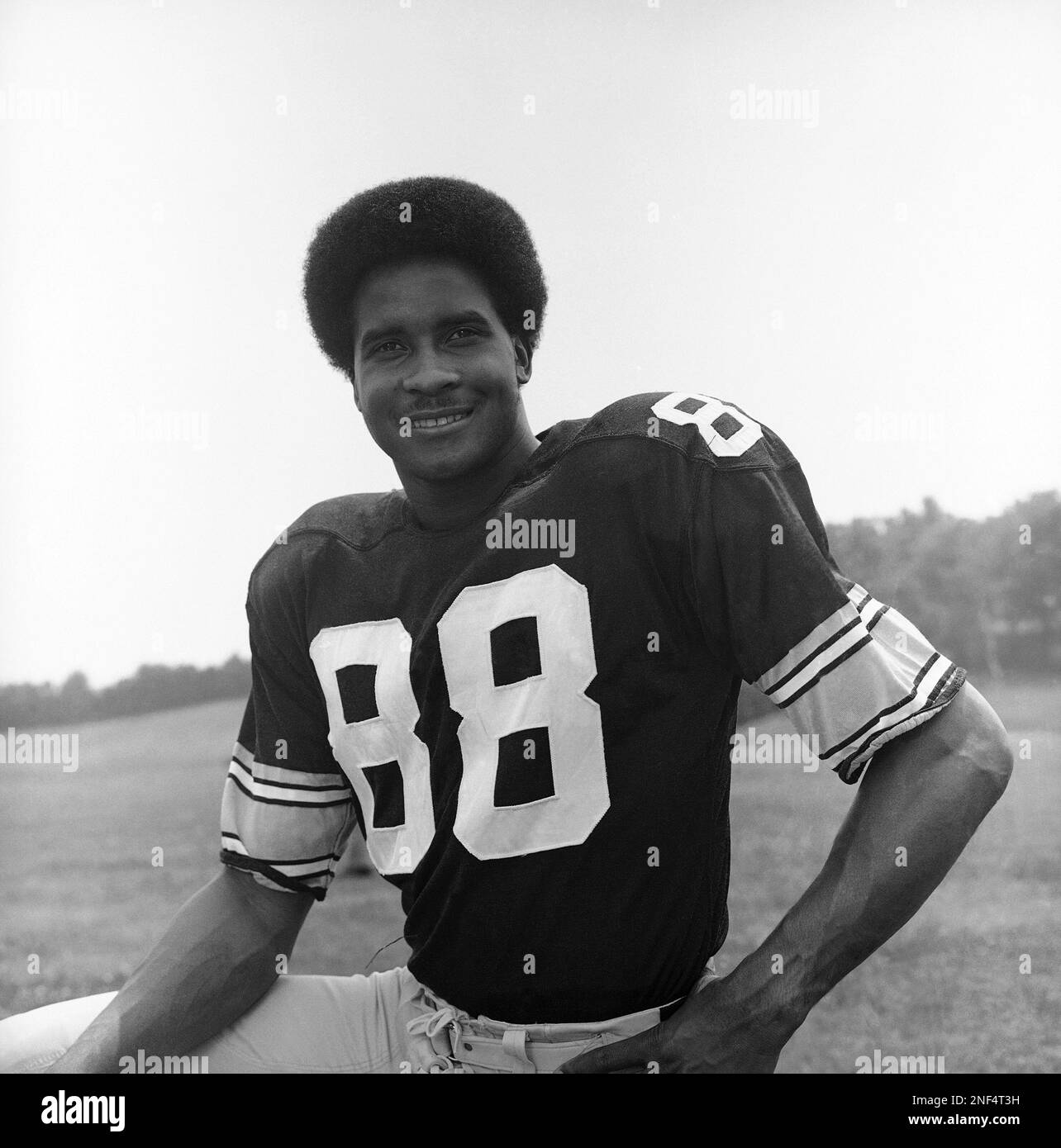 Pittsburgh Steelers head Lynn Swann, (88), WR shown in August 1975. (AP ...
