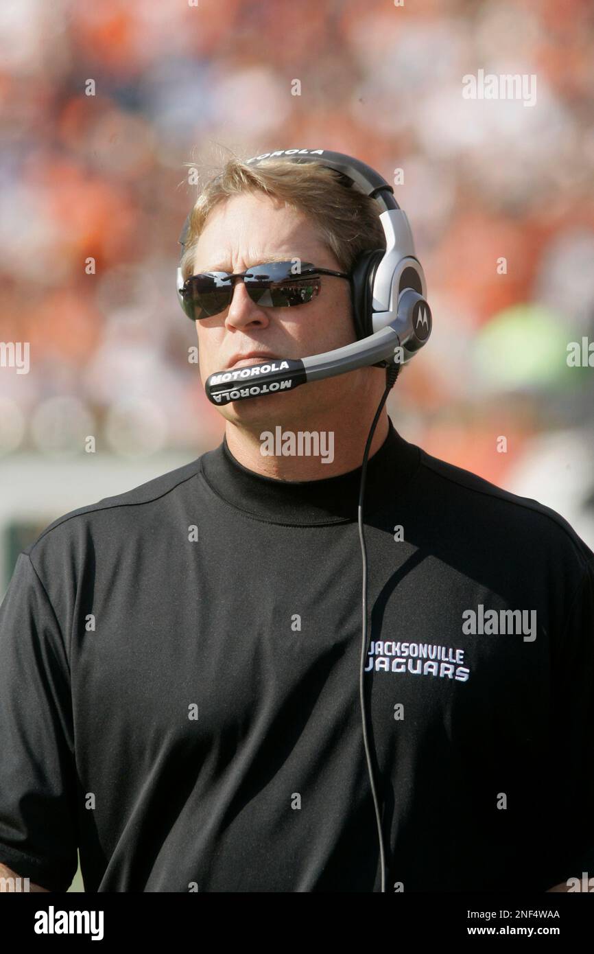 Jacksonville Jaguars head coach Jack Del Rio looks on in an NFL ...