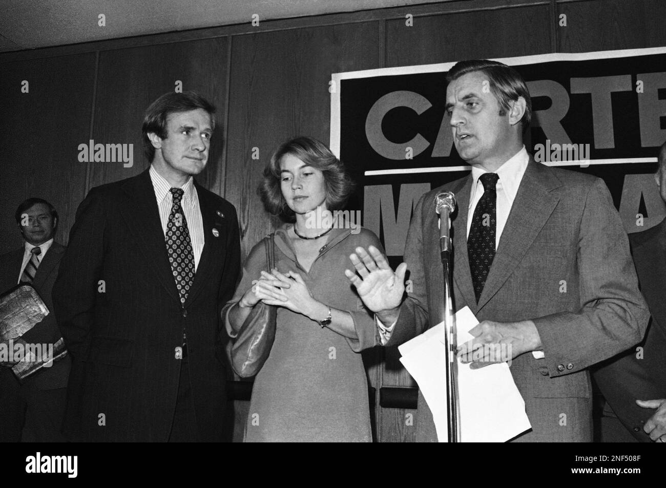 Democratic vice presidential candidate, Walter Mondale, right, appears ...