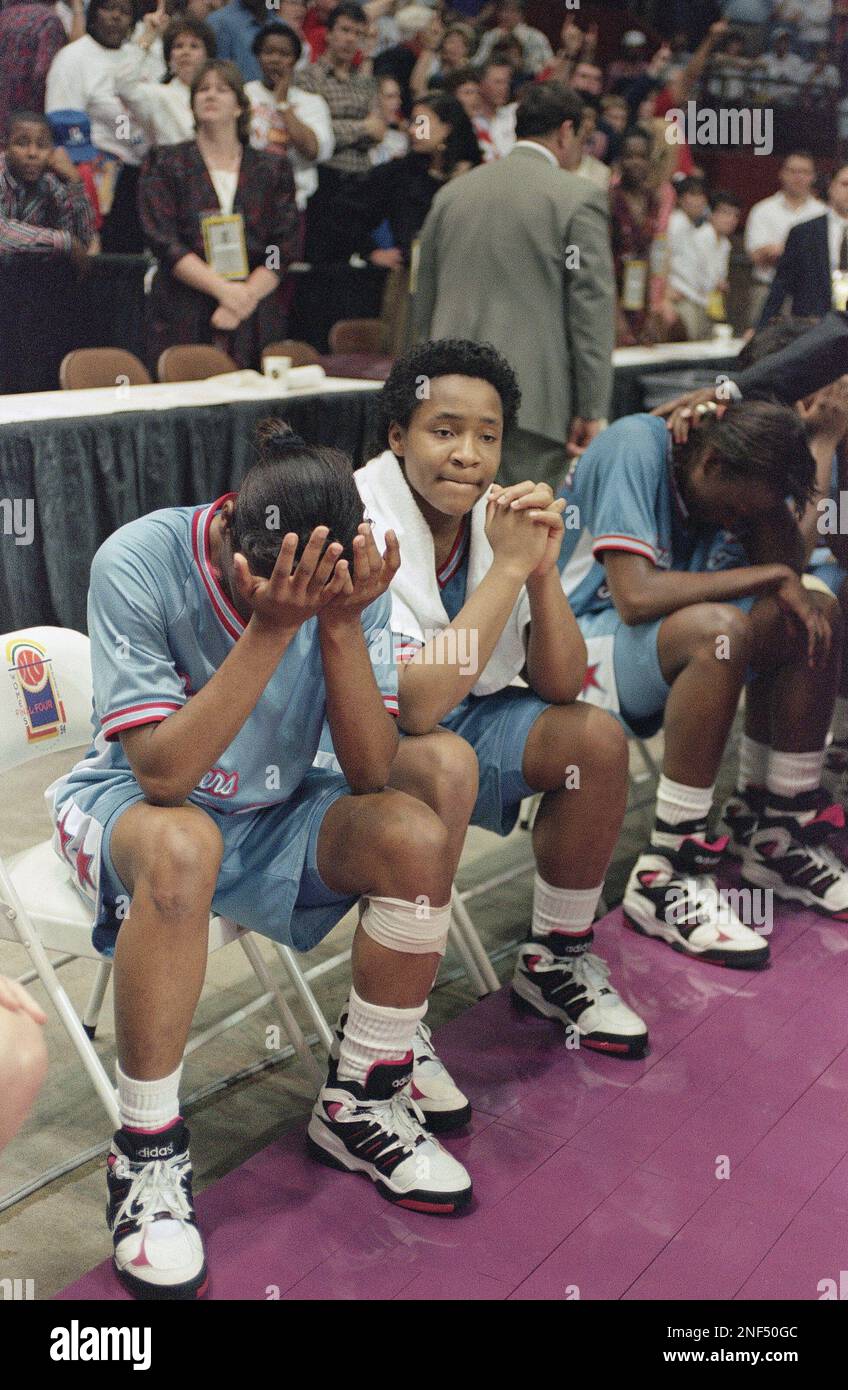 Louisiana Techs Kendra Neal, left, weeps as teammate Debra Williams ...