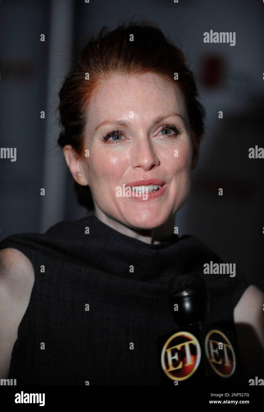 Actress Julianne Moore gets interviewed at the 2009 Matrix Awards ...