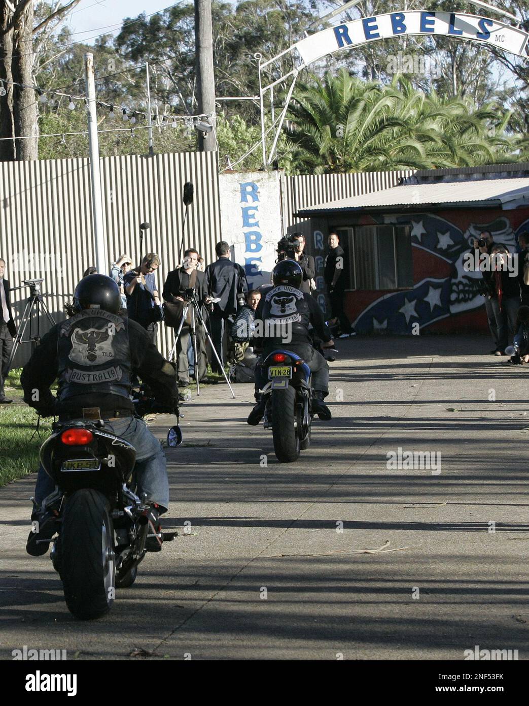 Black Uhlans motorcycle gang members arrive at the Rebels MC ...