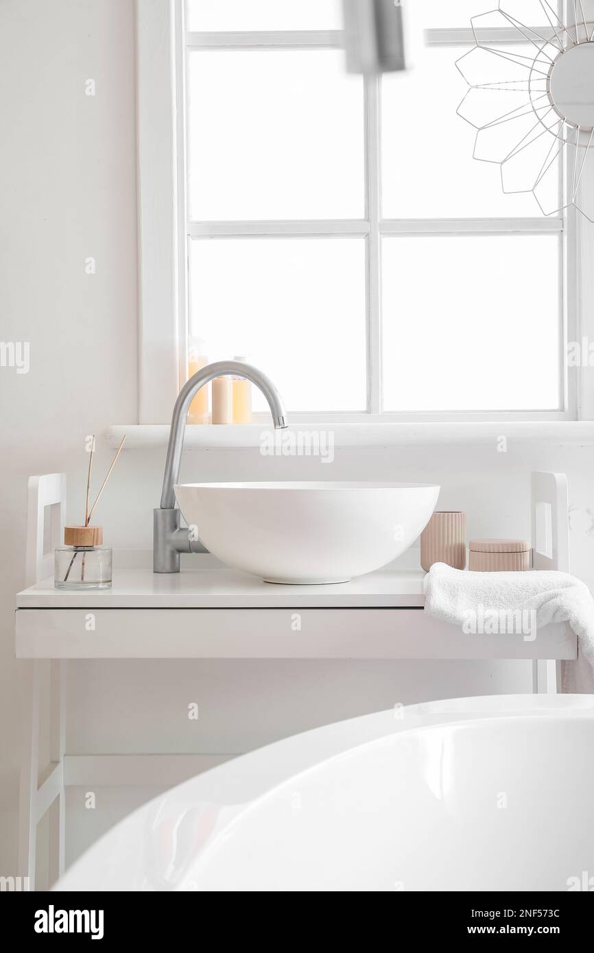 Ceramic diffuser hi-res stock photography and images - Alamy