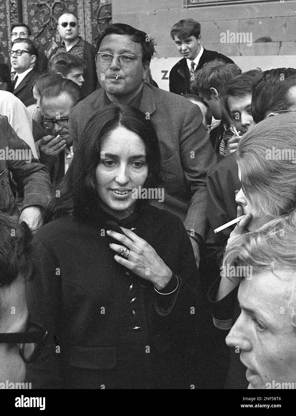 U.S. American folk singer Joan Baez is pictured in front of Wolfgang ...