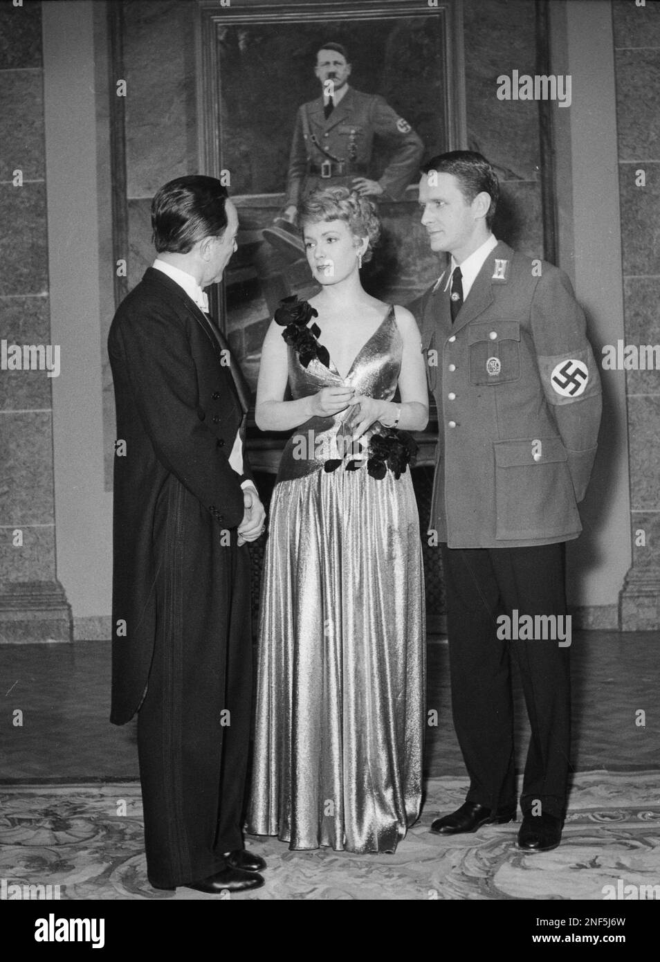 West German actress Ruth Leuwerik, in the role of actress Renate ...