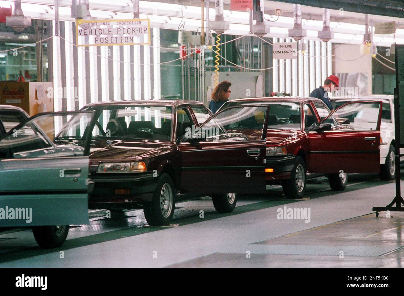 Final assembly line at a plant in Georgetown, Kentucky, Aug. 23, 1989 ...