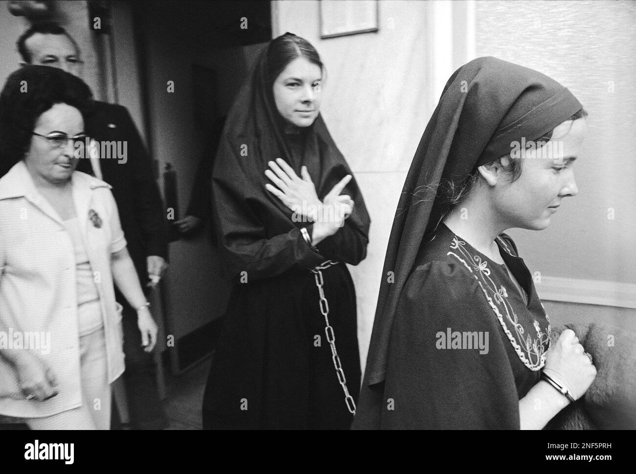Manson family members, Sandra Good, right, and Susan Murphy, in the ...