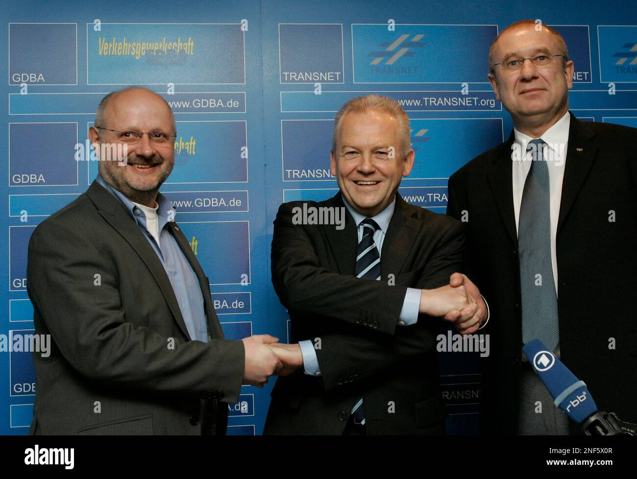 Der vom Bund als neuer Bahnchef vorgeschlagene Daimler-Manager Ruediger ...