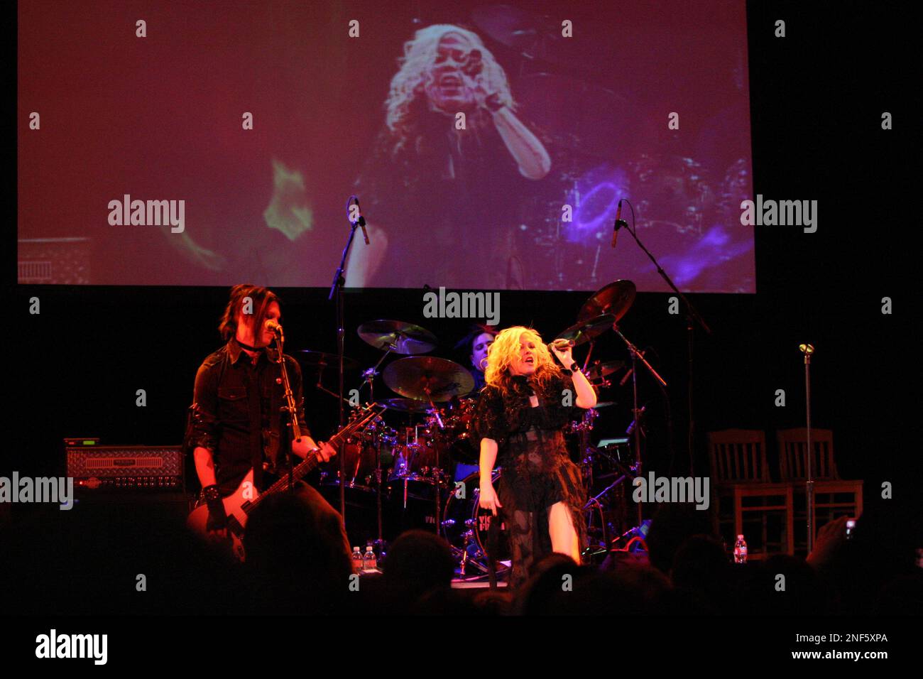 Singer Terri Nunn and her band Berlin perform and record thier new DVD ...
