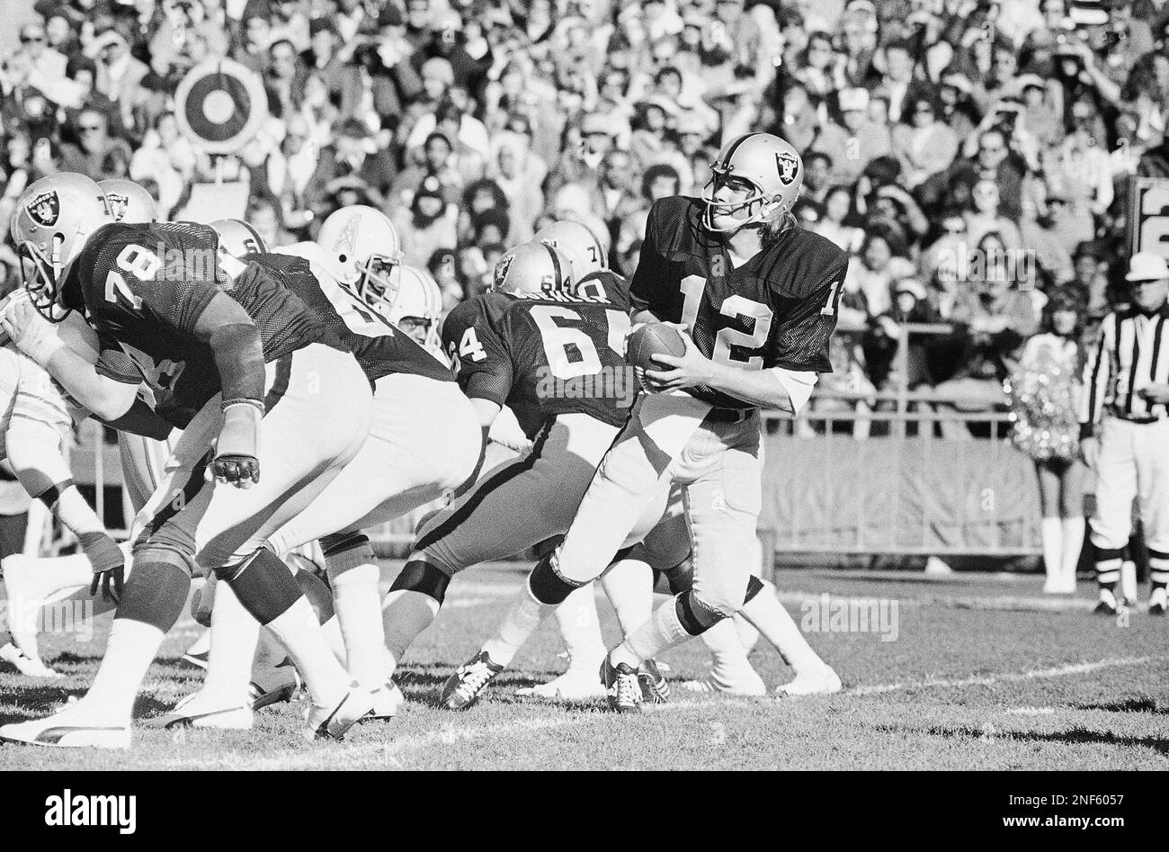 Ken Stabler, (12) Raiders quarterback, shown in 1975. (AP Photo Stock ...