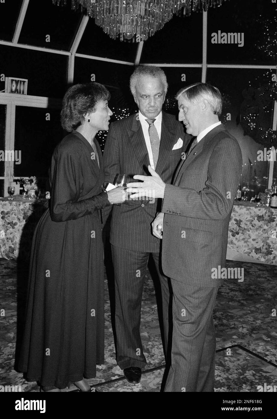 Former Vice President Walter Mondale, right, speaks with Hazel Dukes ...