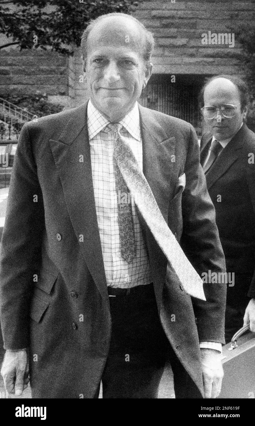 Claus von Bulow arrives at Superior Court as his trial for attempted ...