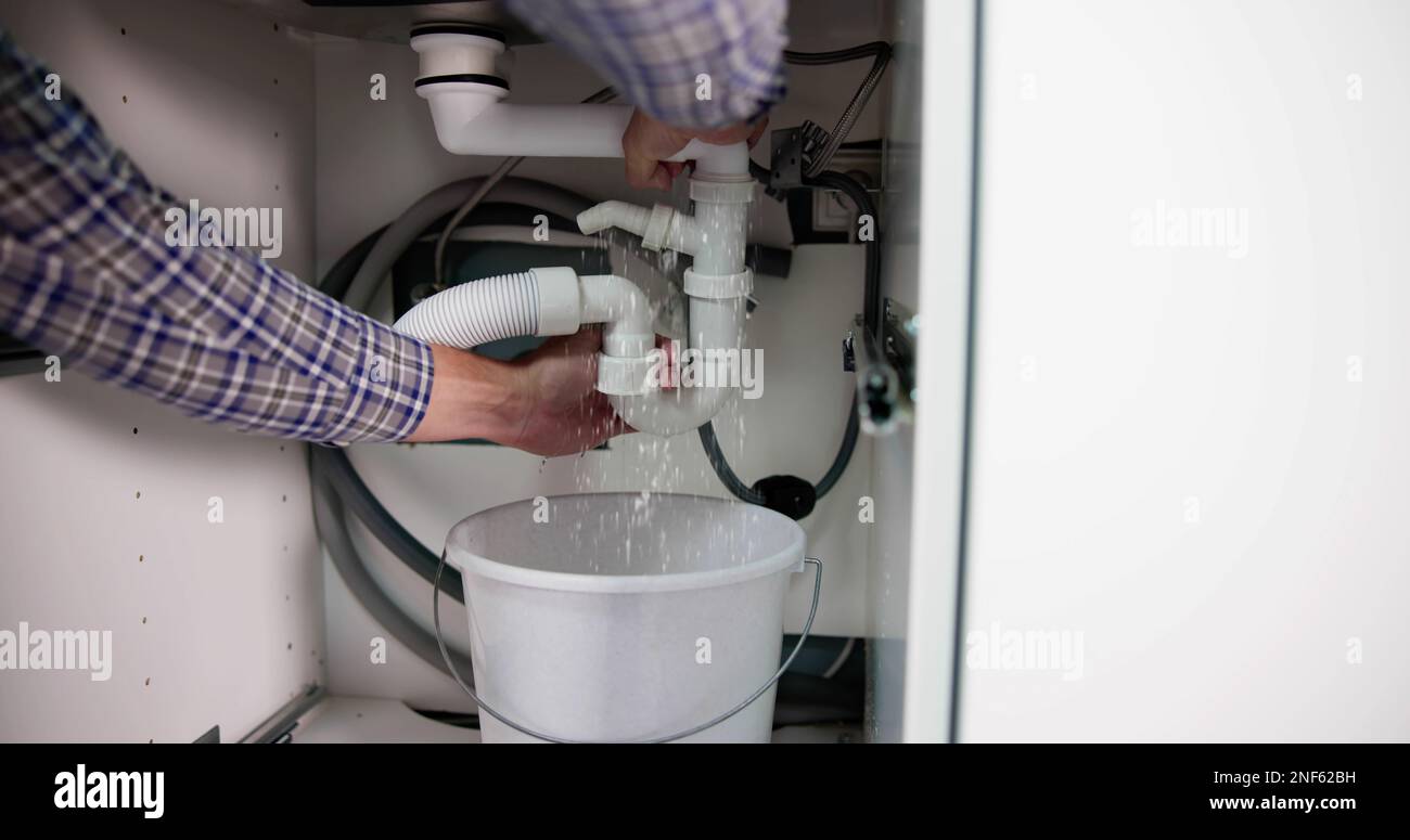 Broken kitchen sink hi-res stock photography and images - Alamy