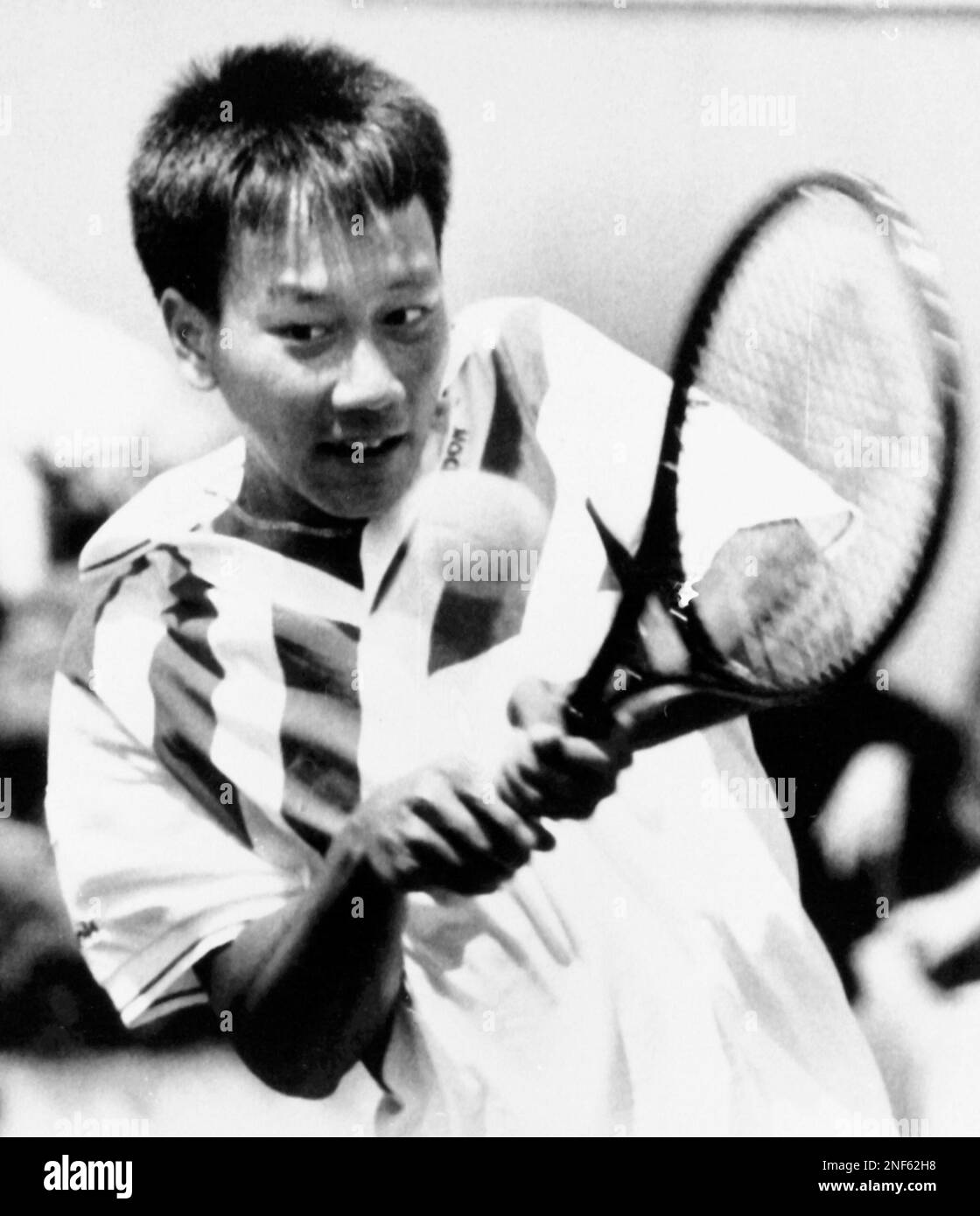 Michael Chang of the USA returns the ball to Czech Ivan Lendl in the ...