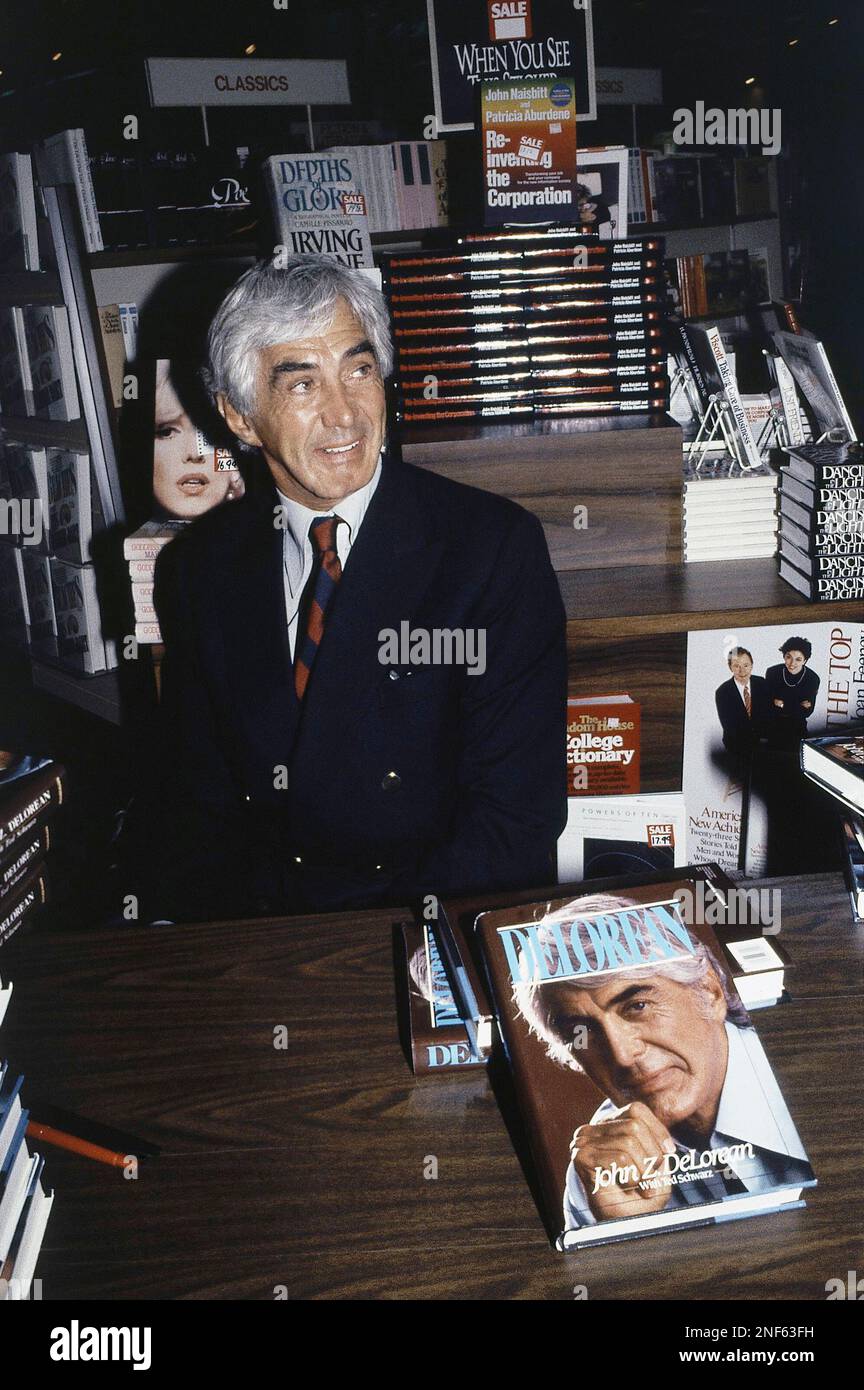 Automaker John DeLorean is shown at B. Dalton Bookstore on 5th Ave in ...