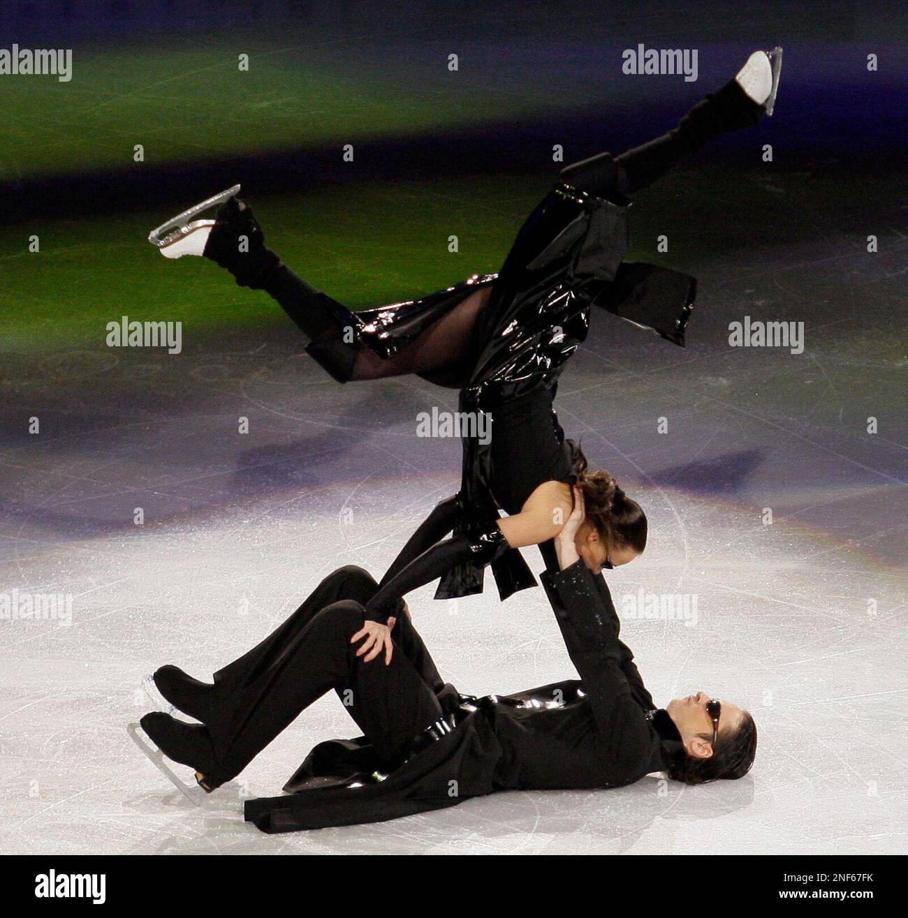 Ice Dance team Oksana Domnina and Maxim Shabalin of Russia, skate ...