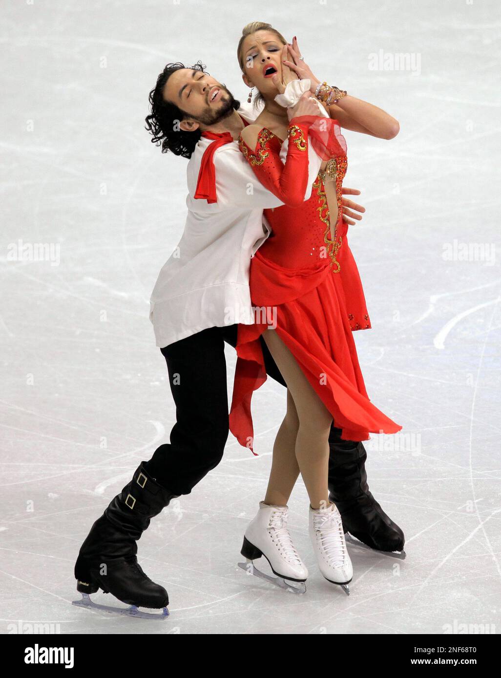 Tanith Belbin and Benjamin Agosto of the United States, skate during ...
