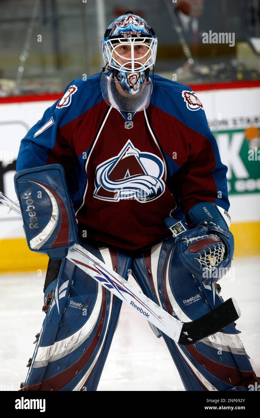 Colorado Avalanche goalie Andrew Raycroft warms up before facing the ...