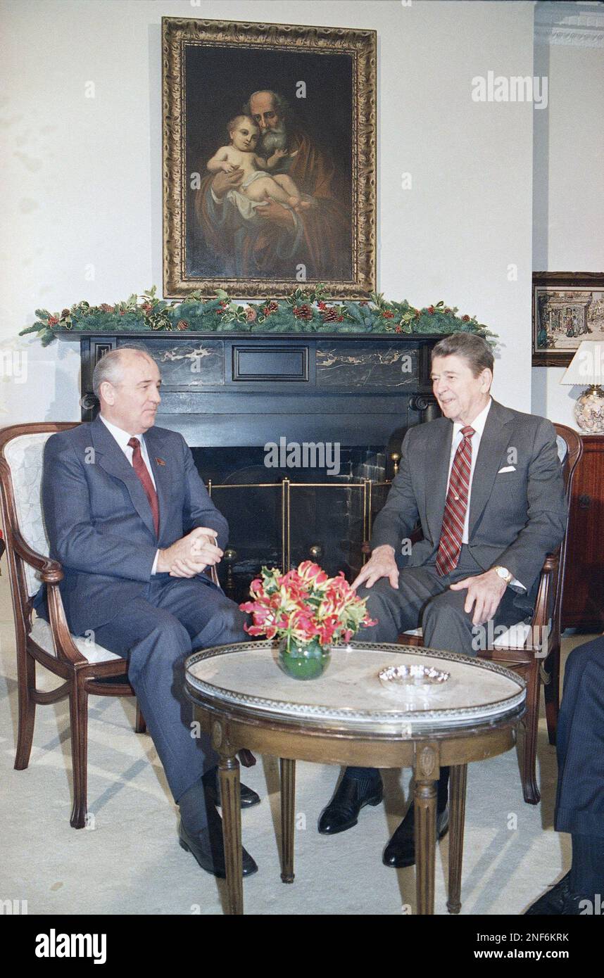 Soviet leader Mikhail Gorbachev and President Ronald Reagan meet in ...