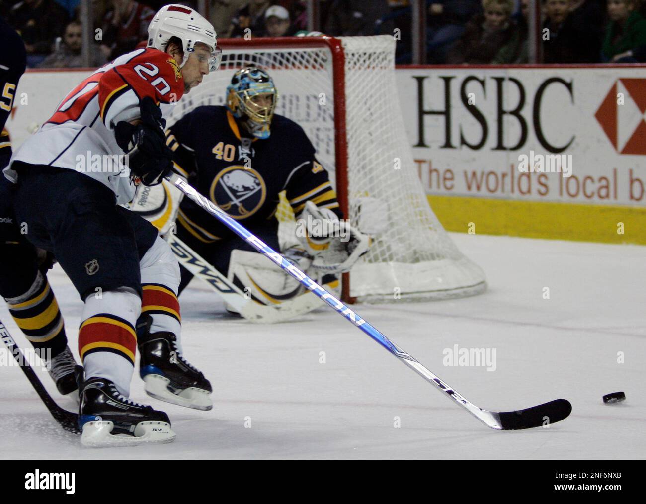 Florida Panthers' Richard Zednik (20) of Slovakia battles for the puck ...