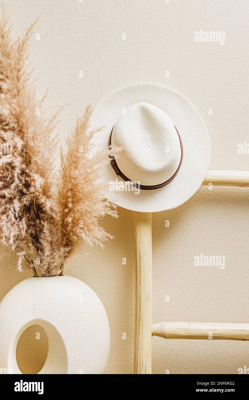 Beige hat hi-res stock photography and images - Alamy