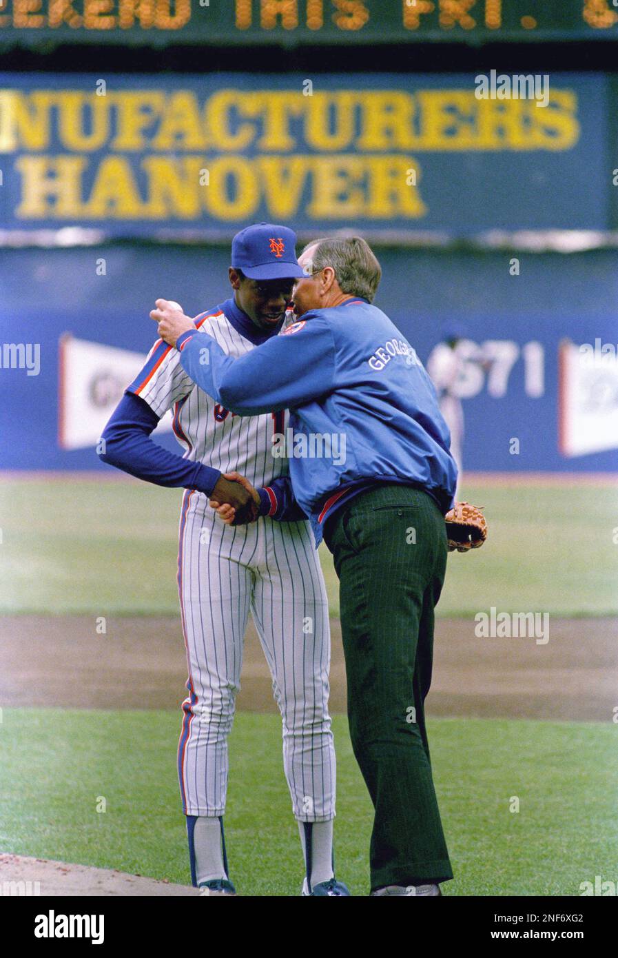 U.S. Vice president George H. Bush with New York Mets pitcher Dwight ...