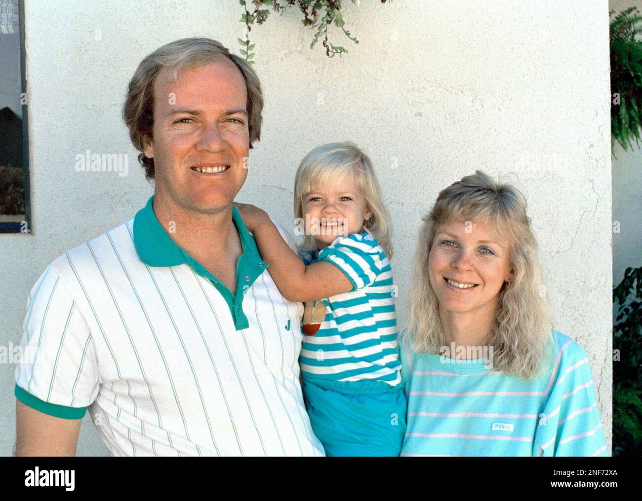 Houston Astros pitcher Mike Scott, left, poses with his wife, Vicki ...