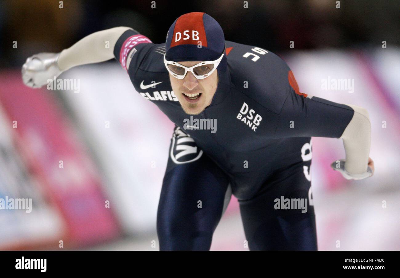 Nick Pearson, of the United States, skates during the men's 1000-meter ...
