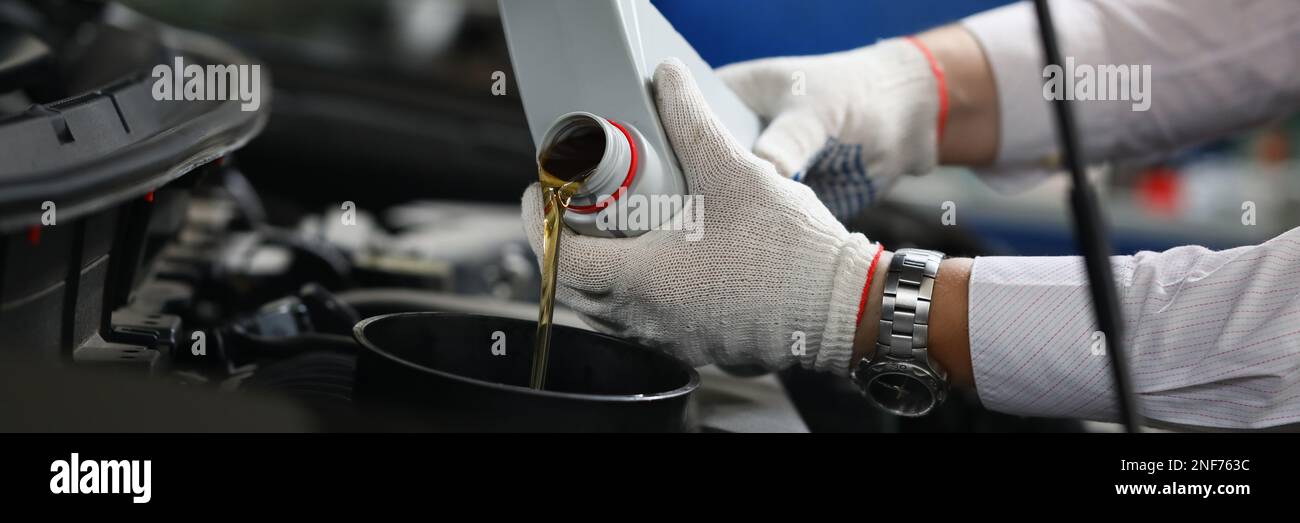 Garage oil lubricant automotive hi-res stock photography and images - Alamy