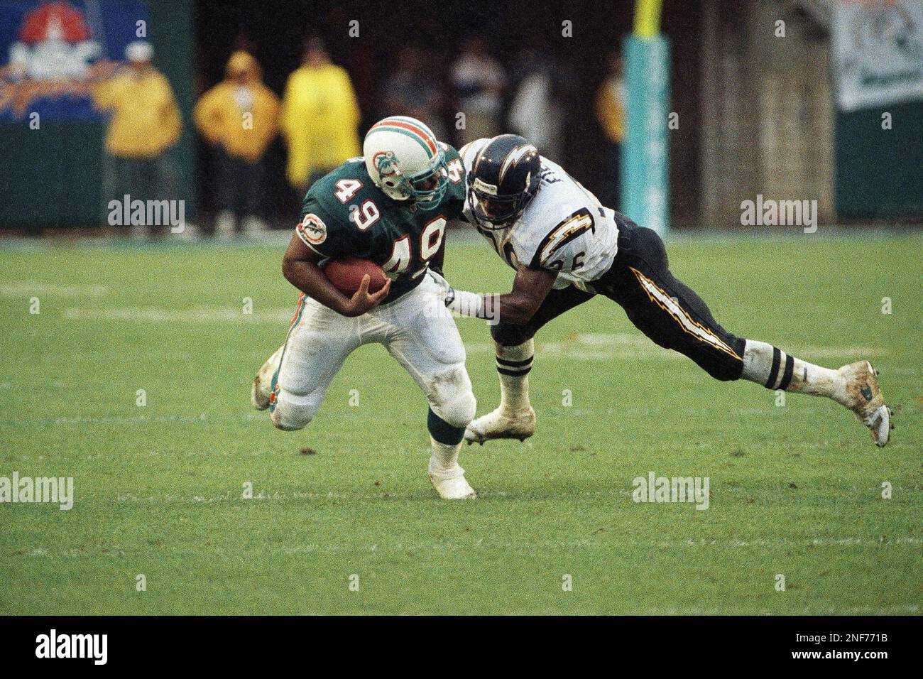 San Diego Chargers safety Darren Carrington (29) tries to get a good ...