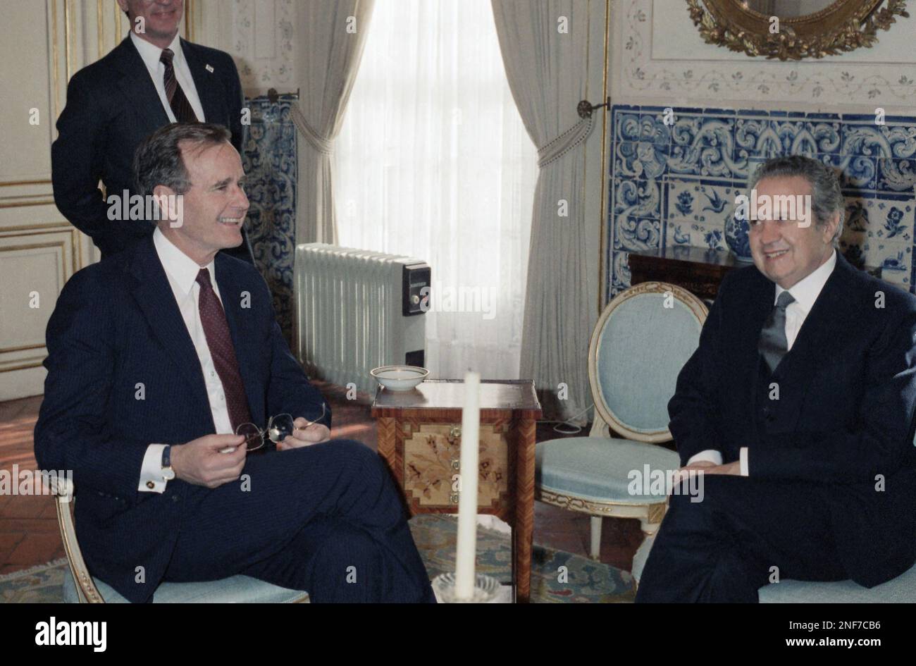 Portuguese President Mario Soares and U.S. Vice President George Bush ...