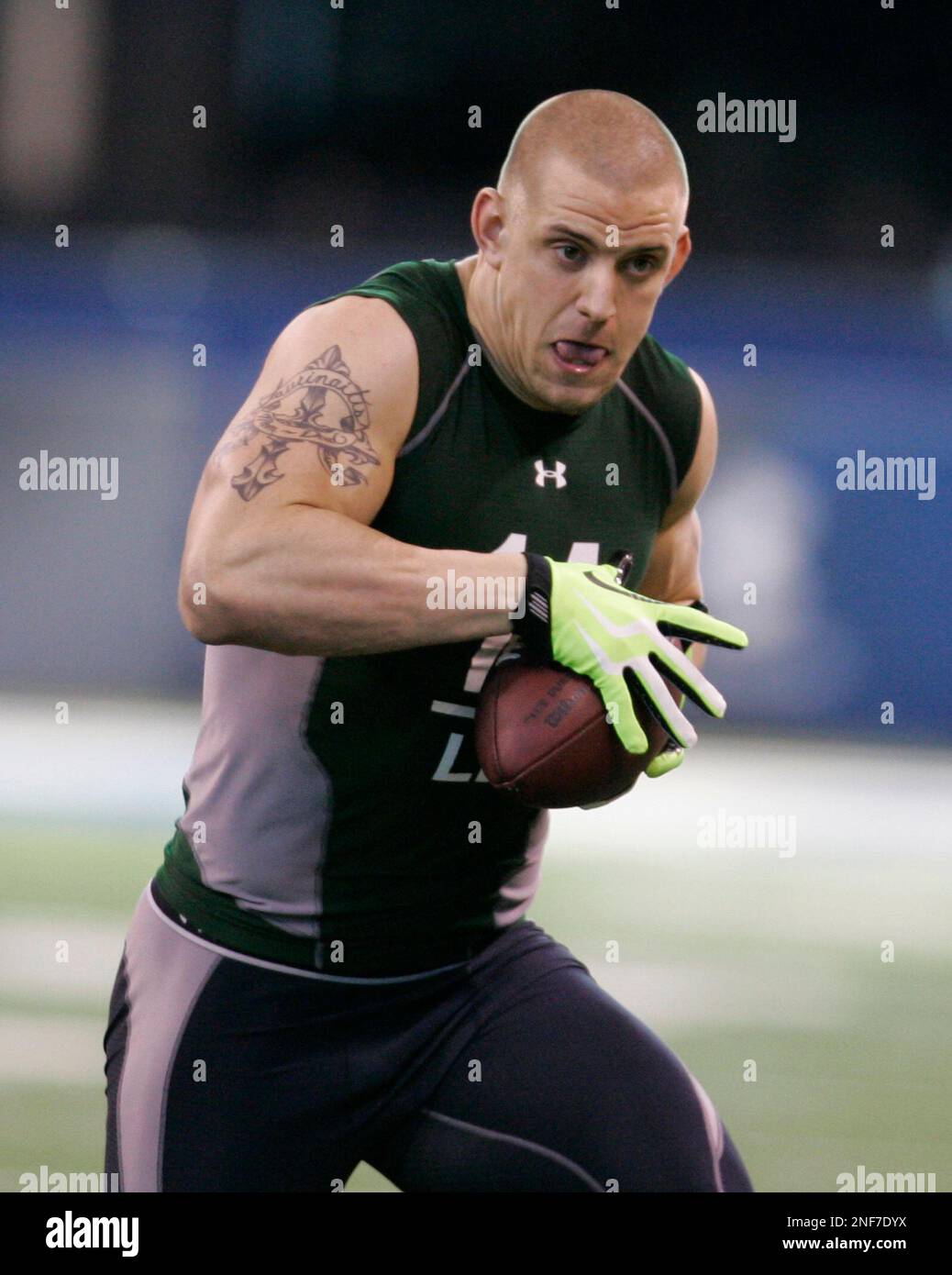 Ohio State linebacker James Laurinaitis runs a drill at the NFL ...