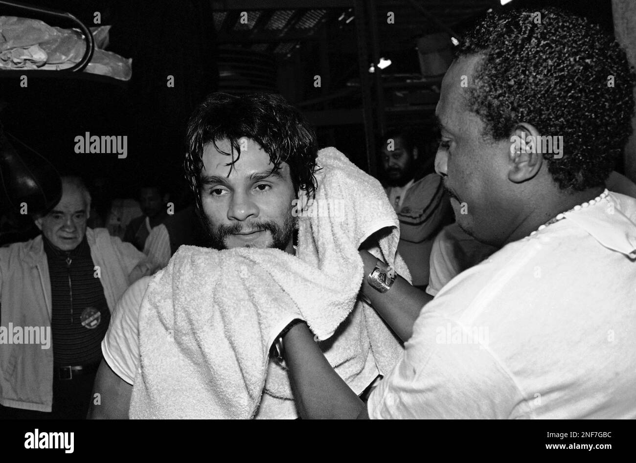 Roberto Duran WBC welterweight champion, hits the speed bag during a ...