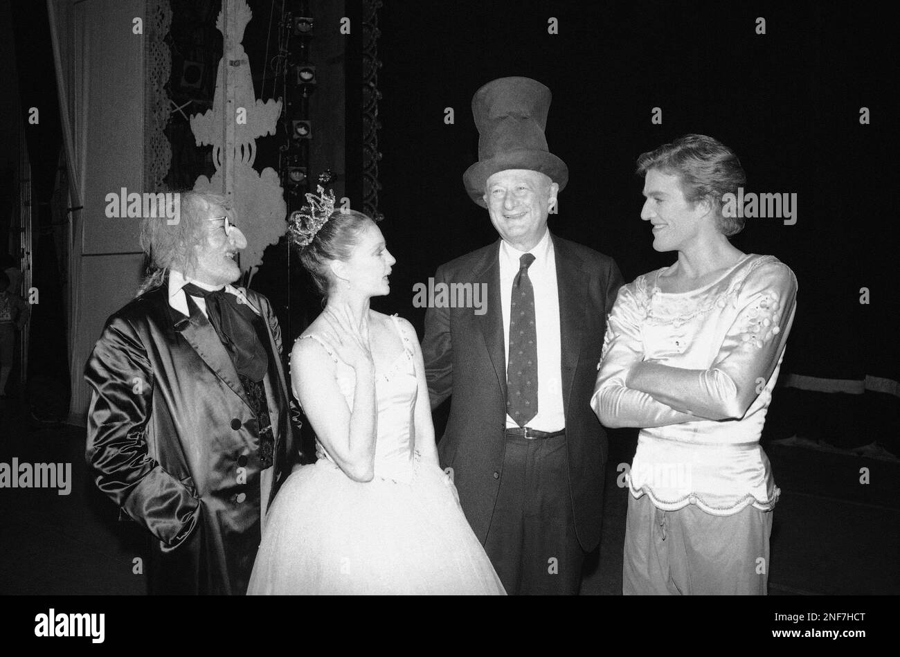New York's mayor Ed Koch, second from right, joins the case of "The ...