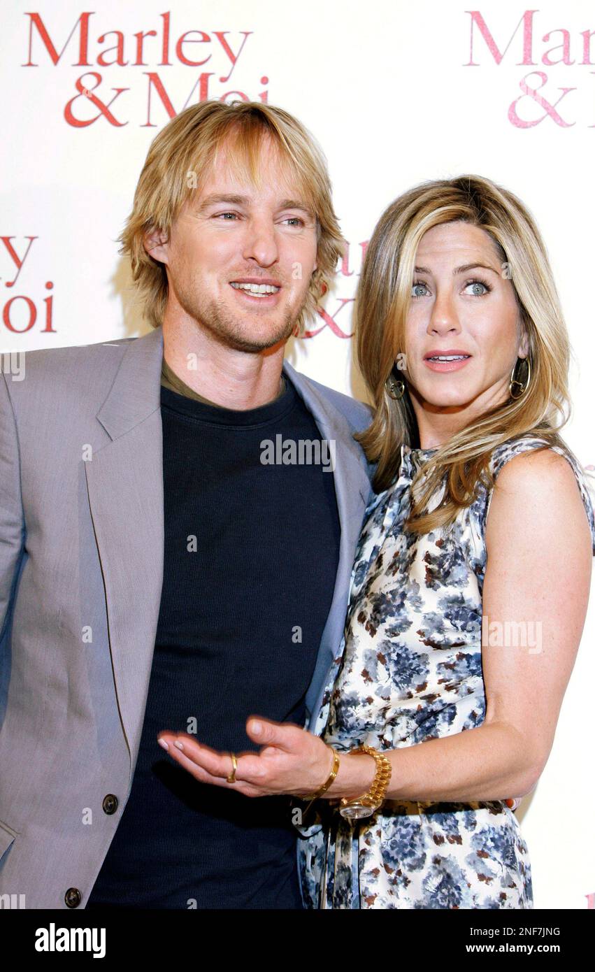 U.S. actors Jennifer Aniston, right, and Owen Wilson pose for ...